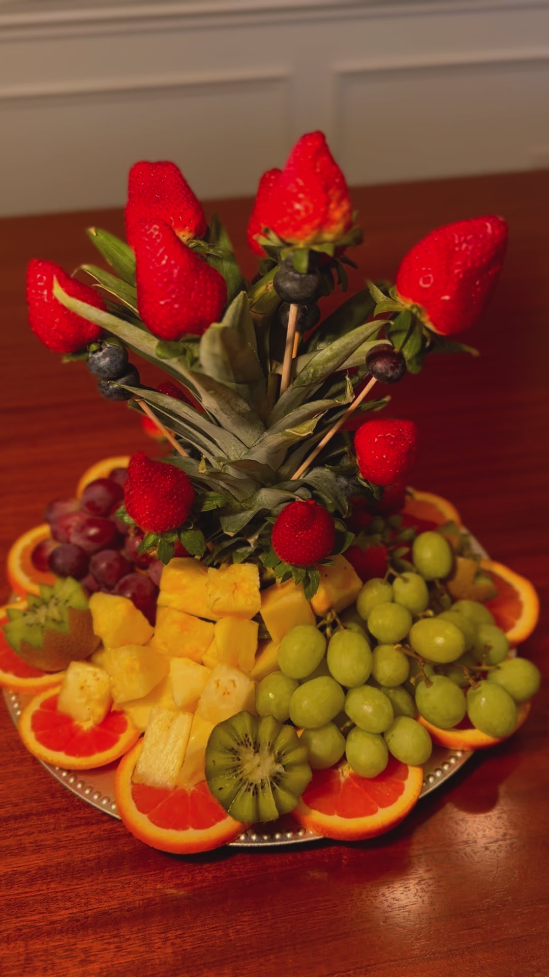 Pineapple Bouquet Fruit Platter – BozaBoards Custom Charcuterie
